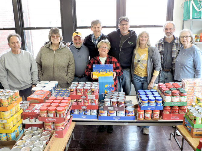 Many helping hands | News, Sports, Jobs - The Herald Star